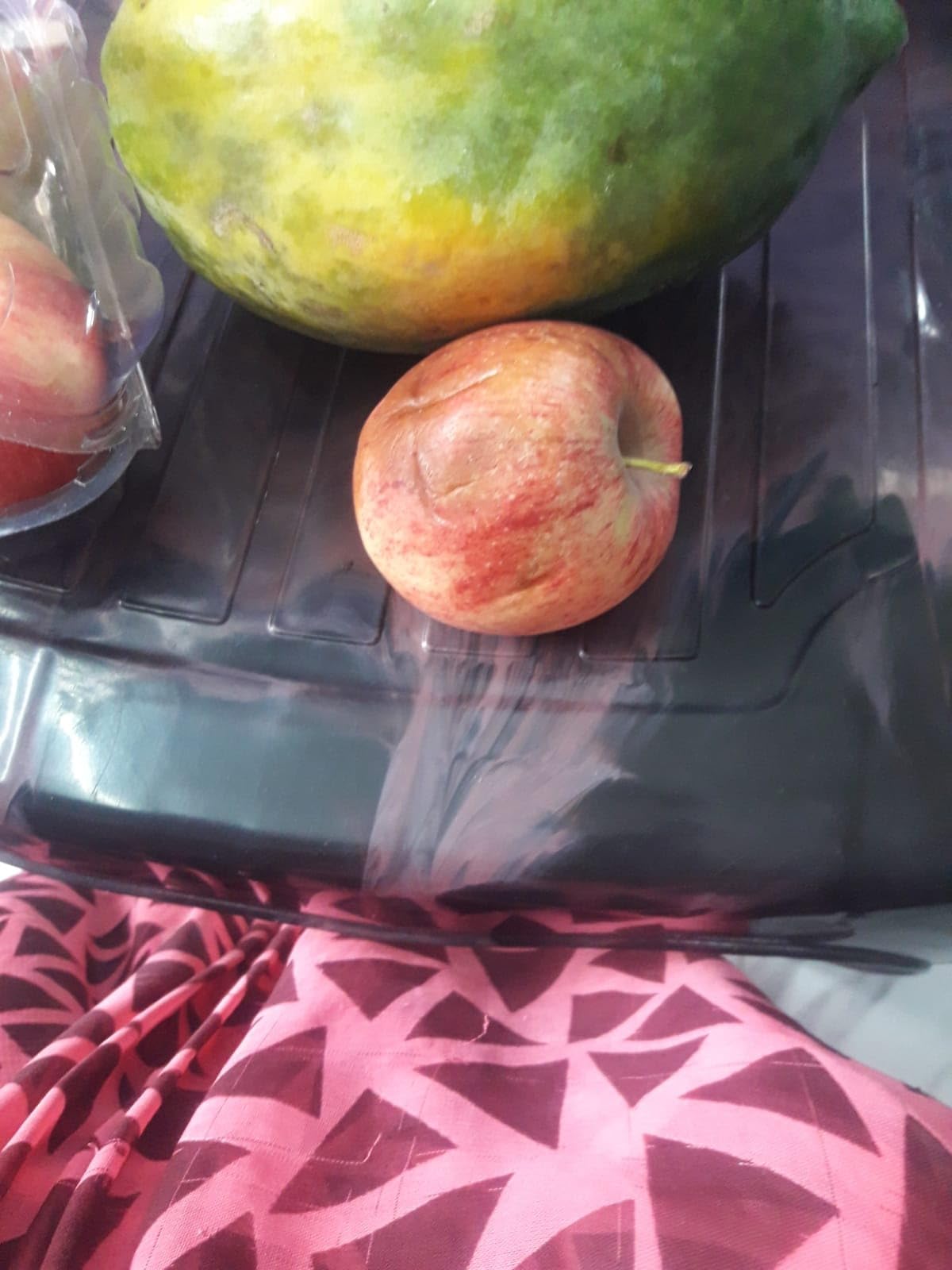Fresh Apple, Royal Gala, 4 Pieces Box : Amazon.in: Grocery & Gourmet Foods