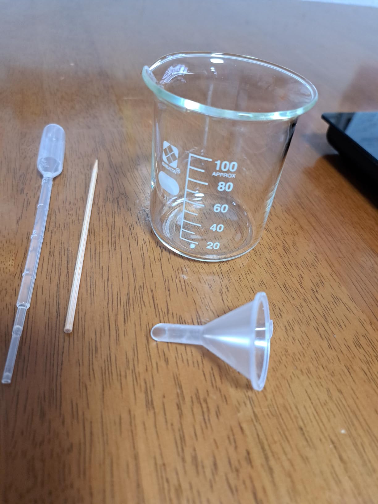 Amazon.co.jp: Shibata Kagaku Beaker 010020-100A 1 Pack of 3.4 fl oz ...