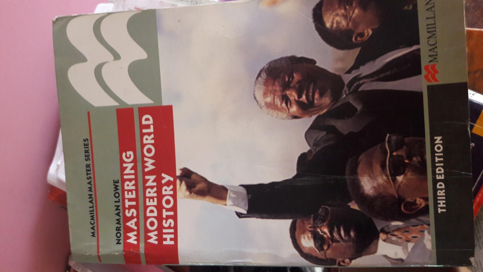 Mastering Modern World History : Norman Lowe: Amazon.in: Books