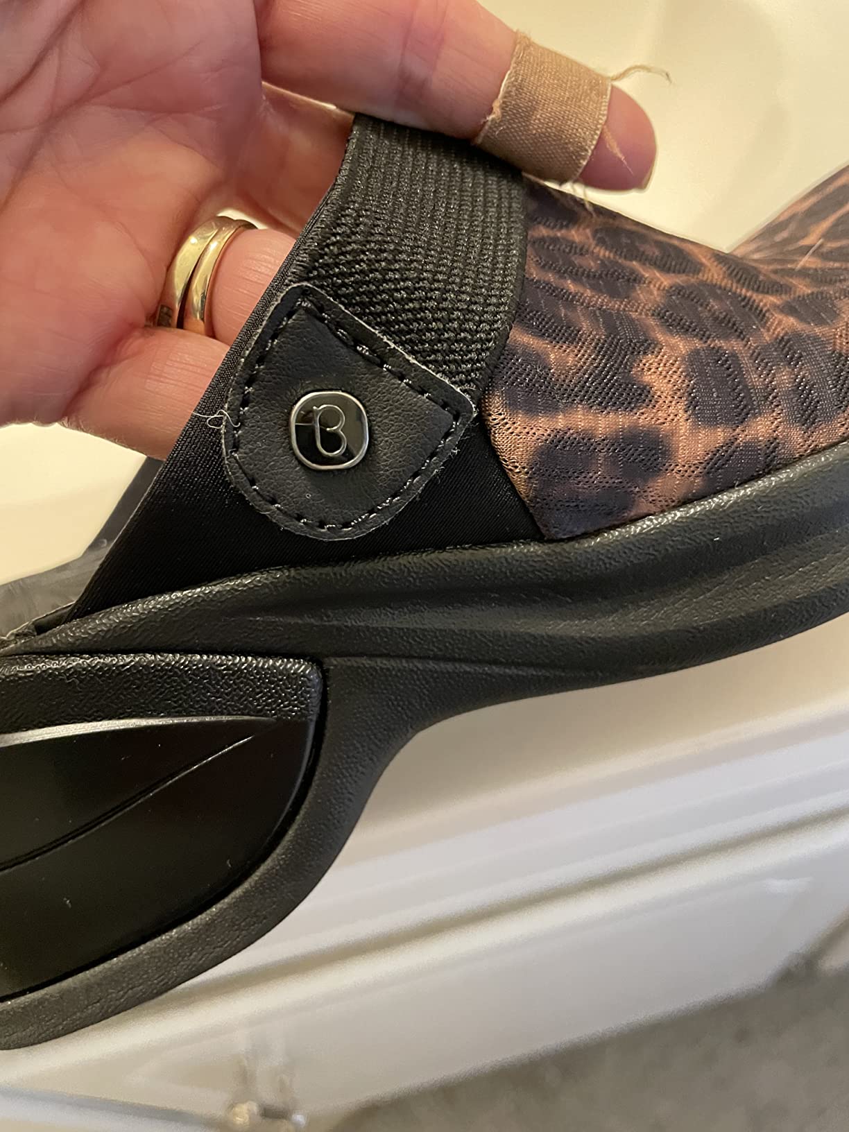 Amazon.com | BZees Womens Kitty Clog,Black, 9 Wide | Mules & Clogs