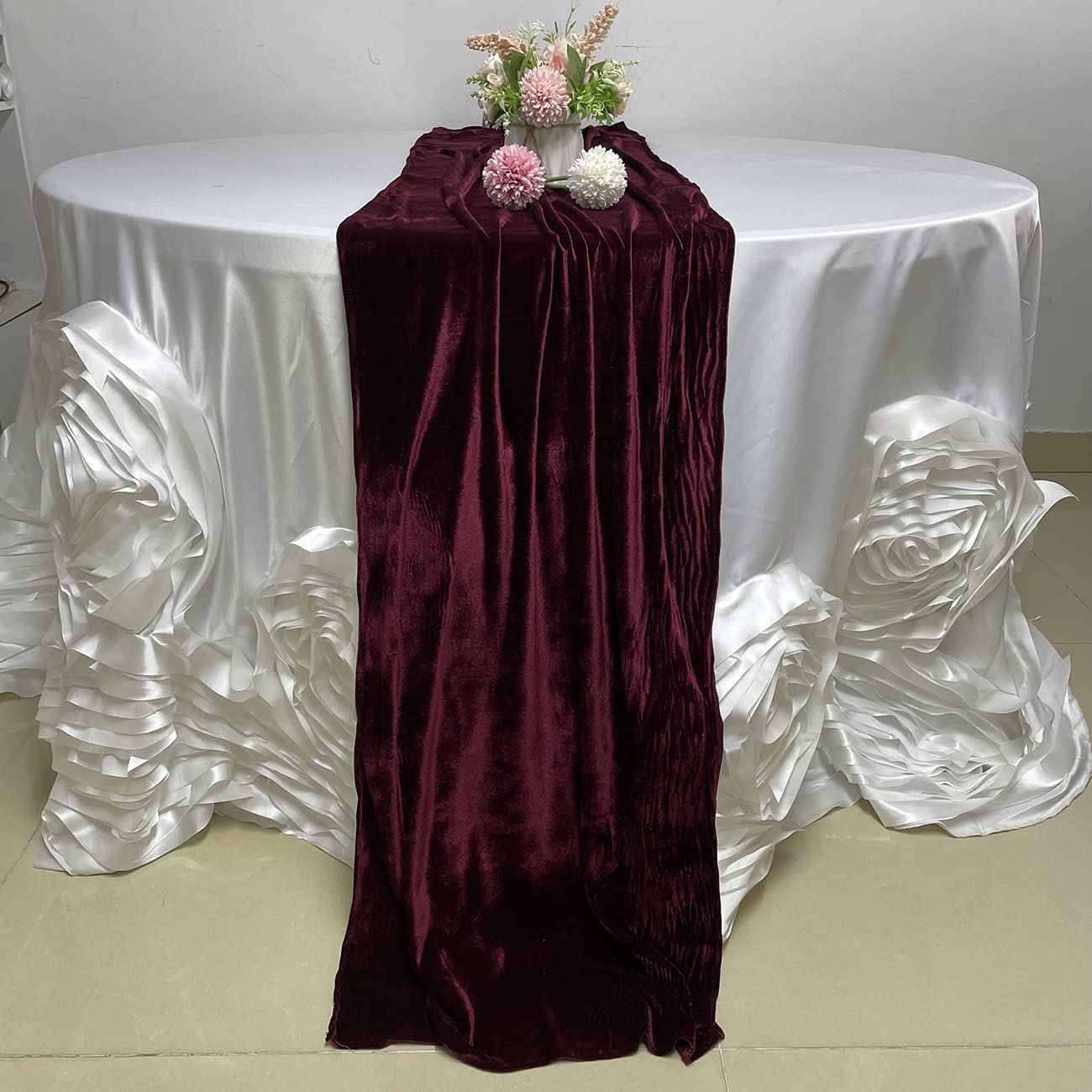 Amazon.com: Luchuan Burgundy Velvet Table Runner, 11ft Luxurious ...