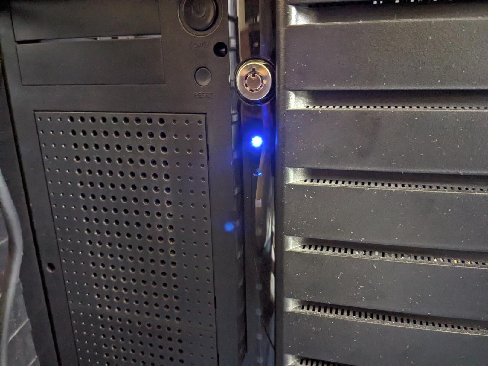 InLine 59910A HDD-LED / Power-LED für Mainboard-Anschluss, blau, 5mm, 0 ...