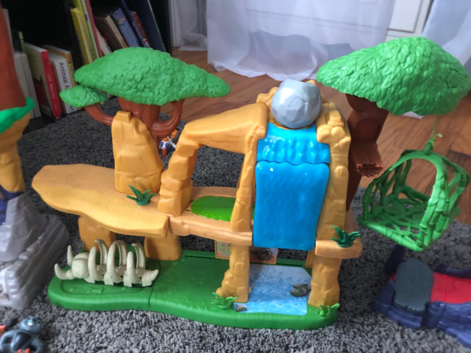 Amazon.com: Just Play Lion Guard Defend The Pride Lands Playset : Toys ...