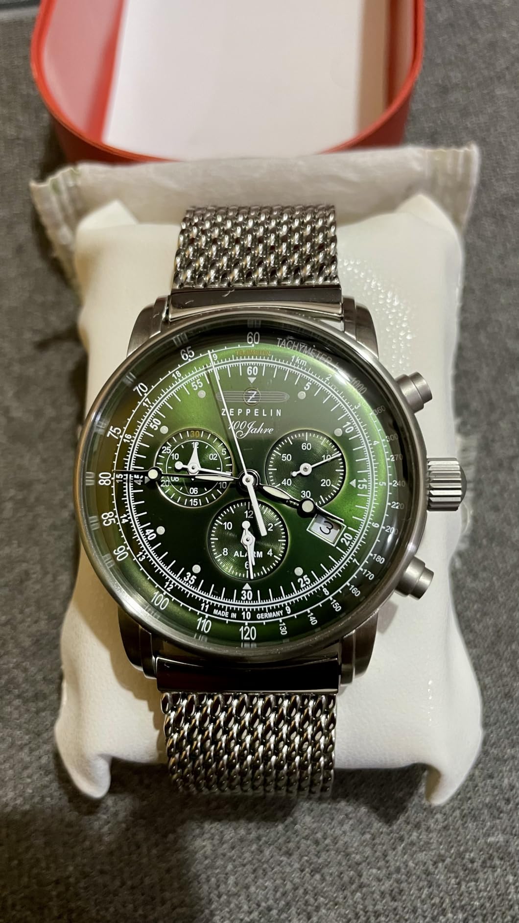 Zeppelin steel 100 Years Ed.1 Chronograph|Date Analog Dial Color Green ...