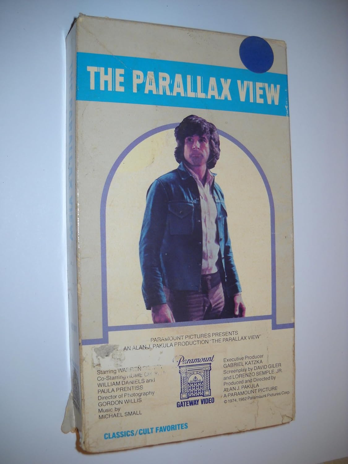 Amazon.com: The Parallax View [VHS] : Beatty, Cronyn, Daniels, Prentiss ...