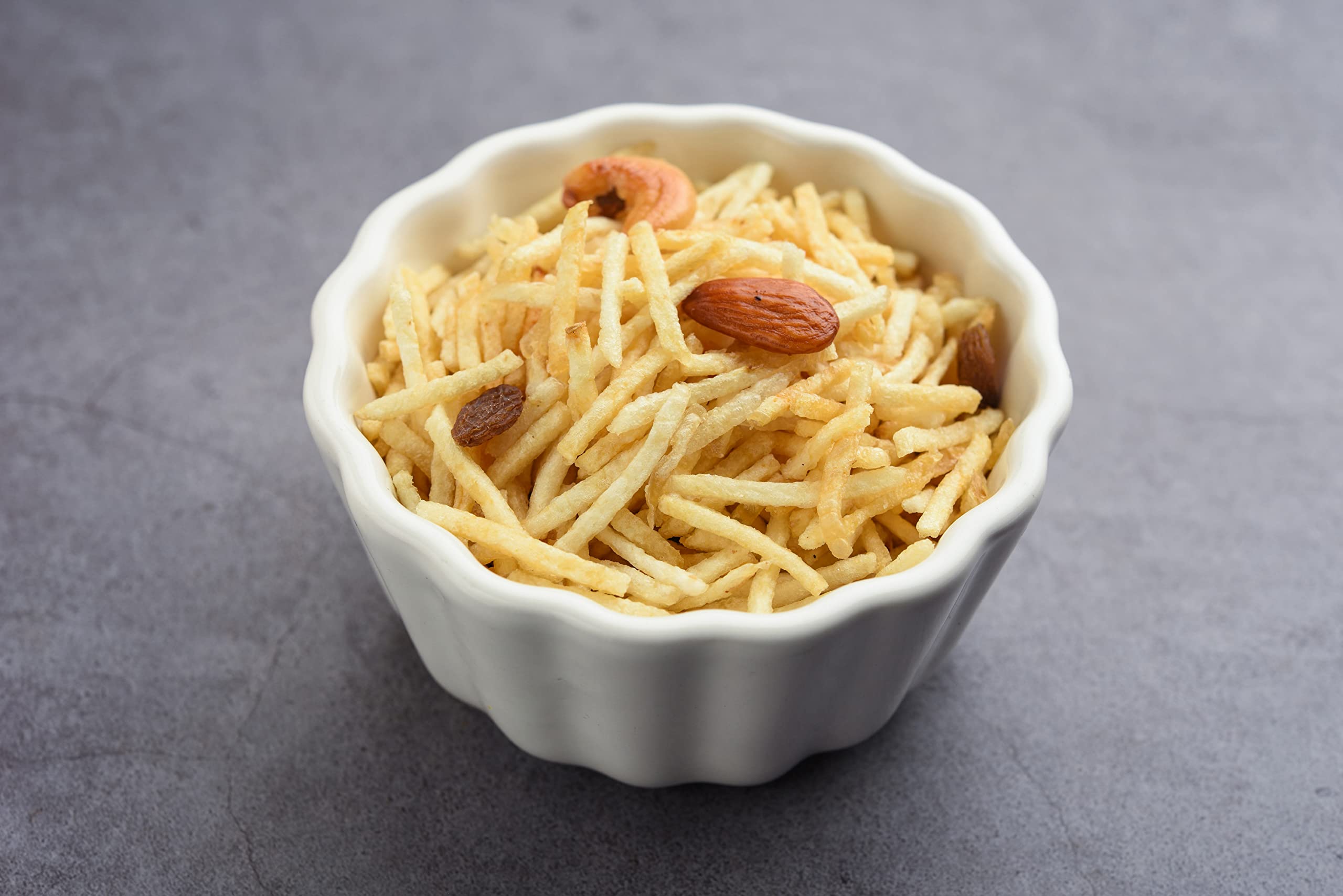 Savory Falhari Aloo Lachha Mungfali Mix Namkeen Salty & Crispy ...