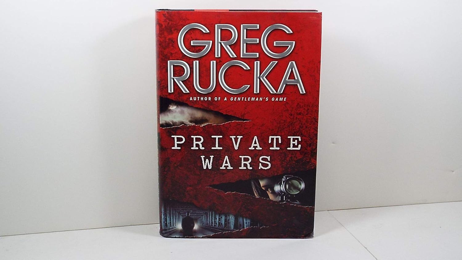 Amazon.com: Private Wars: 9780553802771: Rucka, Greg: Books