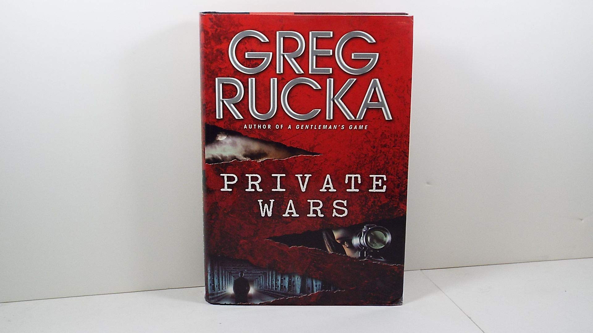 Amazon.com: Private Wars: 9780553802771: Rucka, Greg: Books