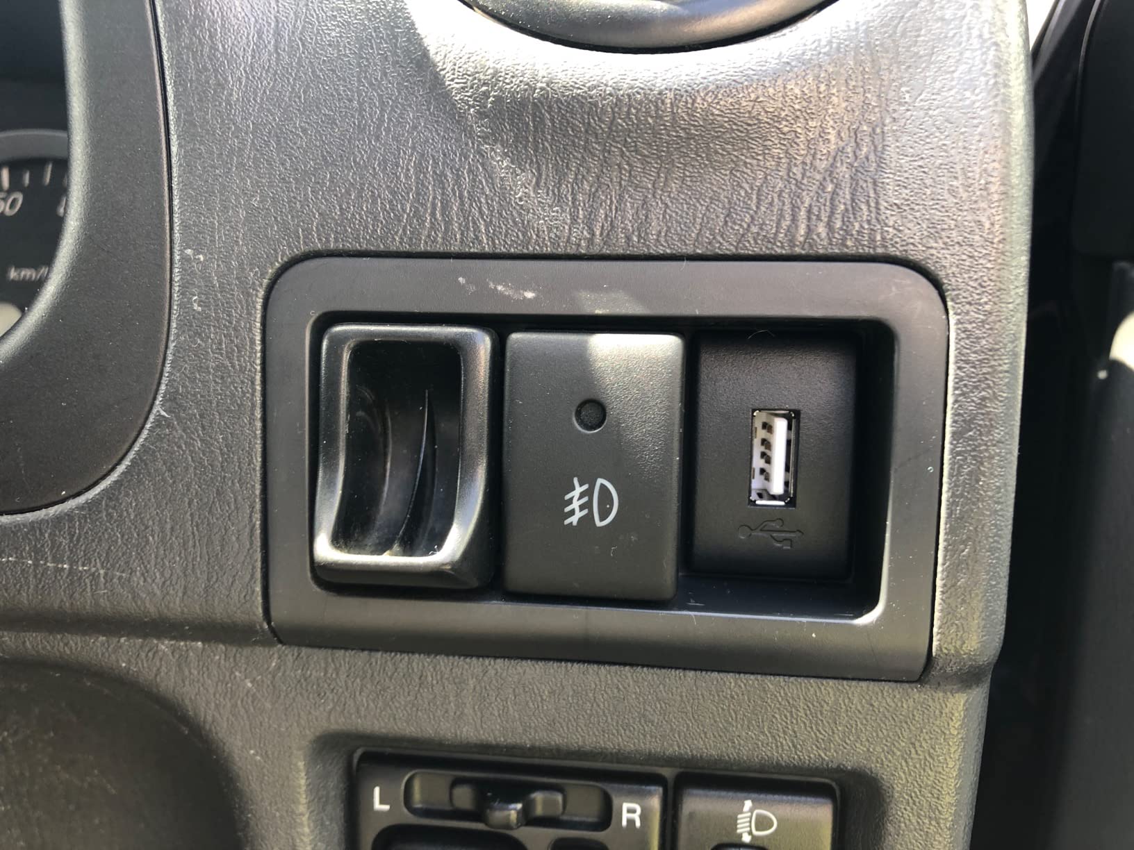 Amazon | エーモン(amon) AODEA(オーディア) USB接続通信パネル スズキ車用 2315 | カーオーディオケーブル | 車＆バイク