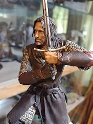 Amazon.com: Diamond Select Toys The Lord of The Rings Gallery: Aragorn ...