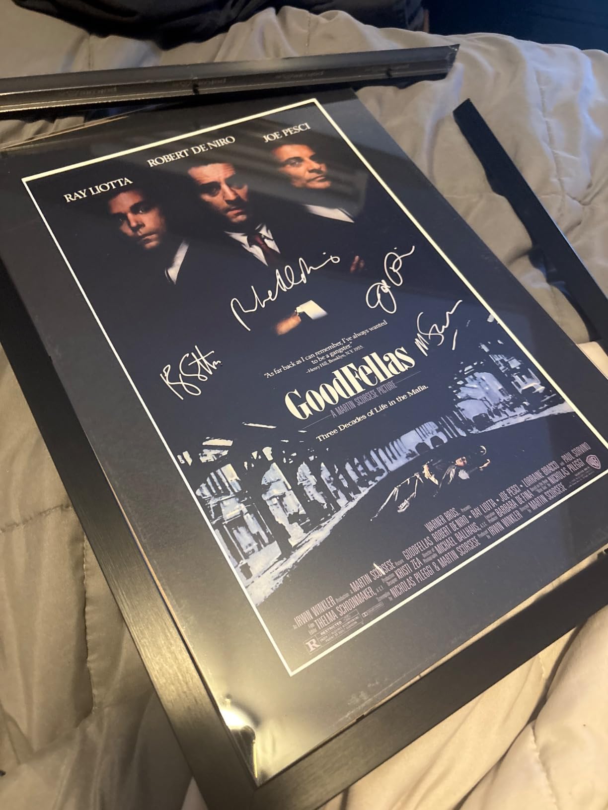Amazon.com: HWC Trading Goodfellas Movie Poster The Cast Signed 16 x 12 ...