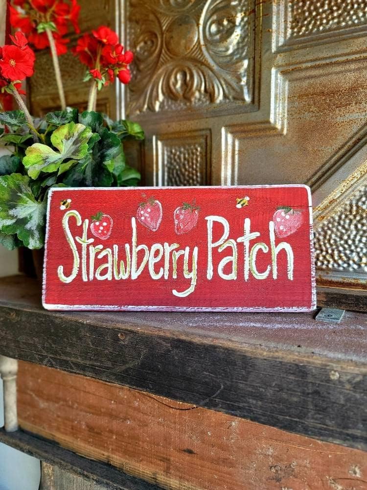 Amazon.com: EYSL Strawberry Patch Sign,red Strawberry Decor,Outdoor ...