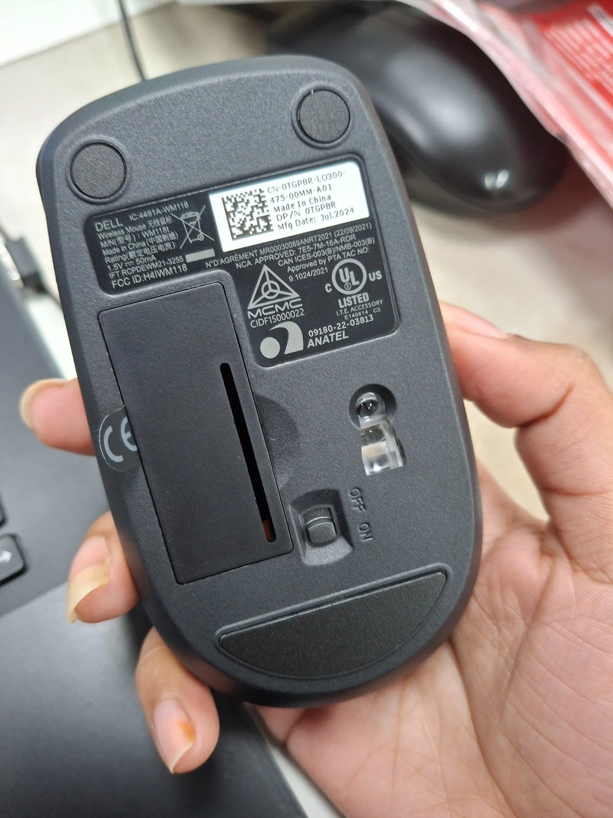 Amazon.in: Buy Dell WM126 Wireless Mouse, 1000DPI, 2.4 Ghz with USB ...