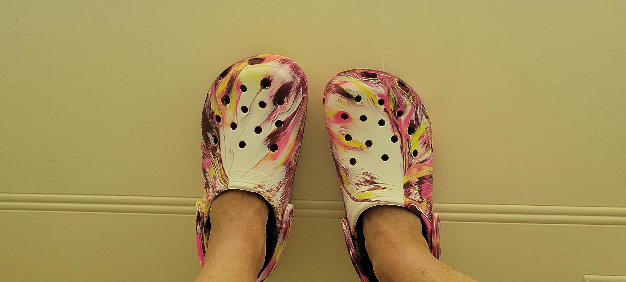 $9/mo - Finance Crocs Unisex-Adult Marbled Clogs | Buy Now, Pay Later