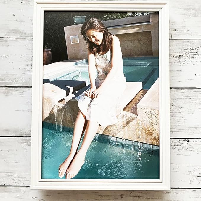 Amazon.co.jp: 額装かとうれいこ /80年代アイドルグラビア//若い頃/ポスター風/A4サイズ額/アートフレーム YH08-2 : ホーム＆キッチン