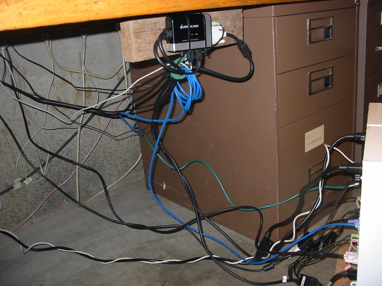 $5/mo - Finance IOGEAR 2-Port USB VGA Cabled KVM Switch - 2048 x 1536 ...