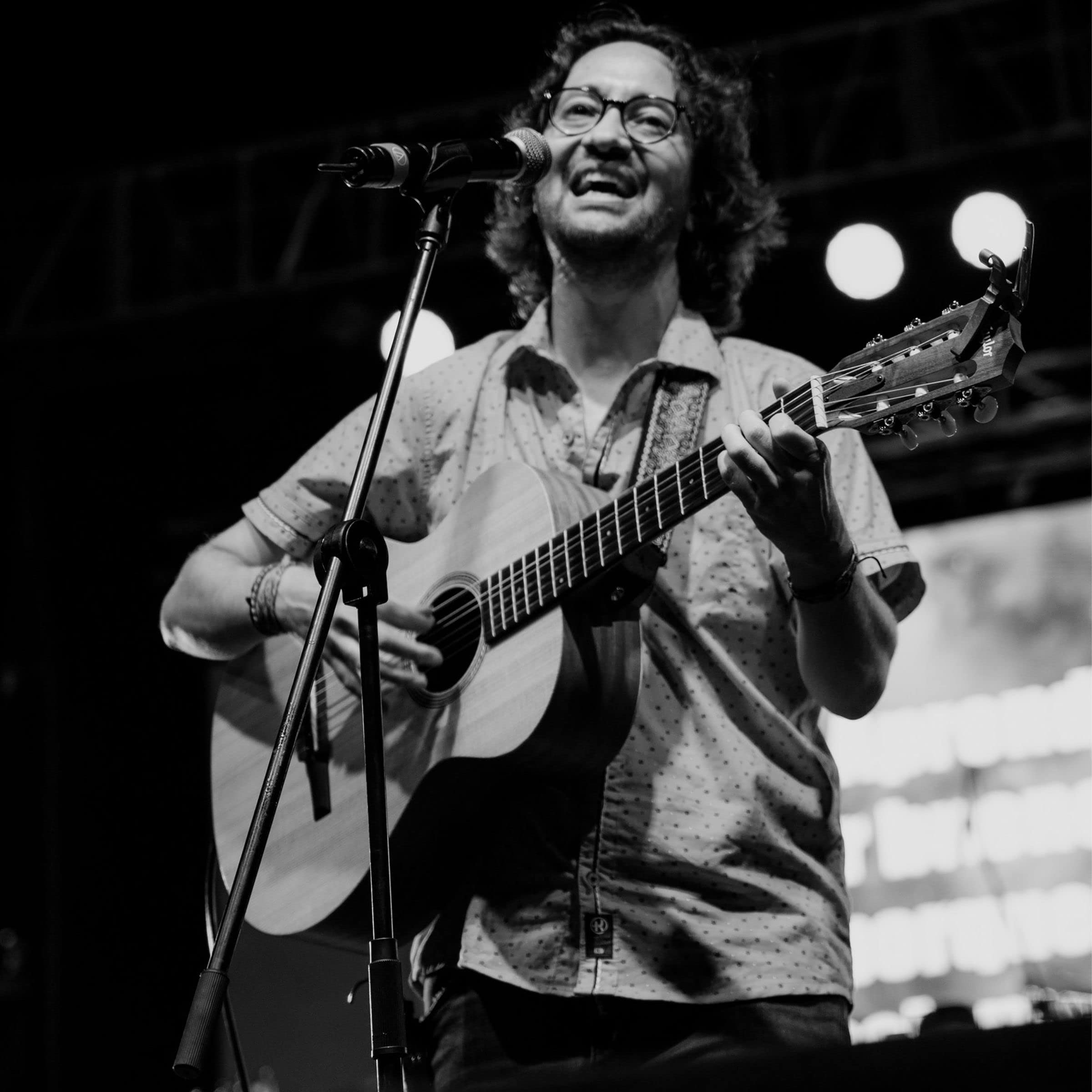 Eres Fiel canción de Santiago Benavides de Mi Amigo El Millonario ...
