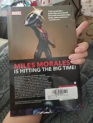 Amazon.com: SPIDER-MAN: MILES MORALES VOL. 1: 9780785199618: Bendis ...