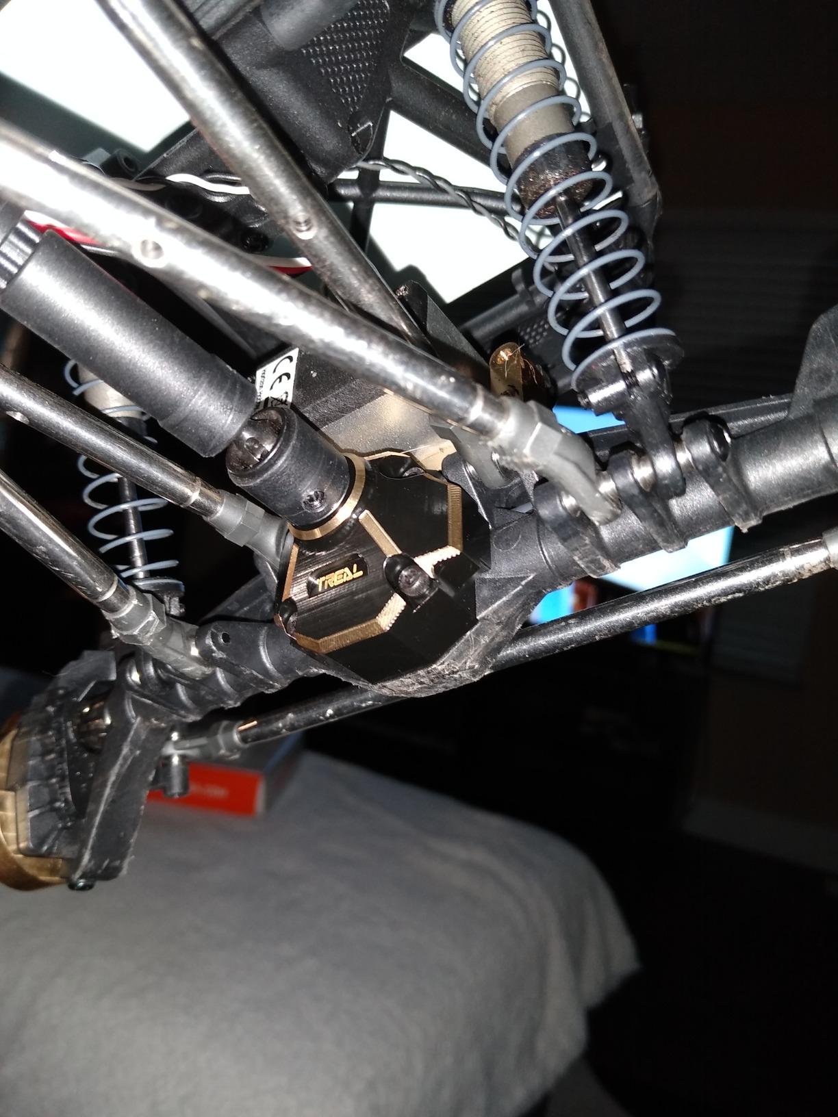 Amazon.com: Treal Axial Capra Brass Currie F9 Portal Axle Housing/3rd ...