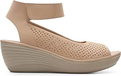 Amazon.com: Clarks Sandalias de cuña Reedly Jump para mujer, Beige ...