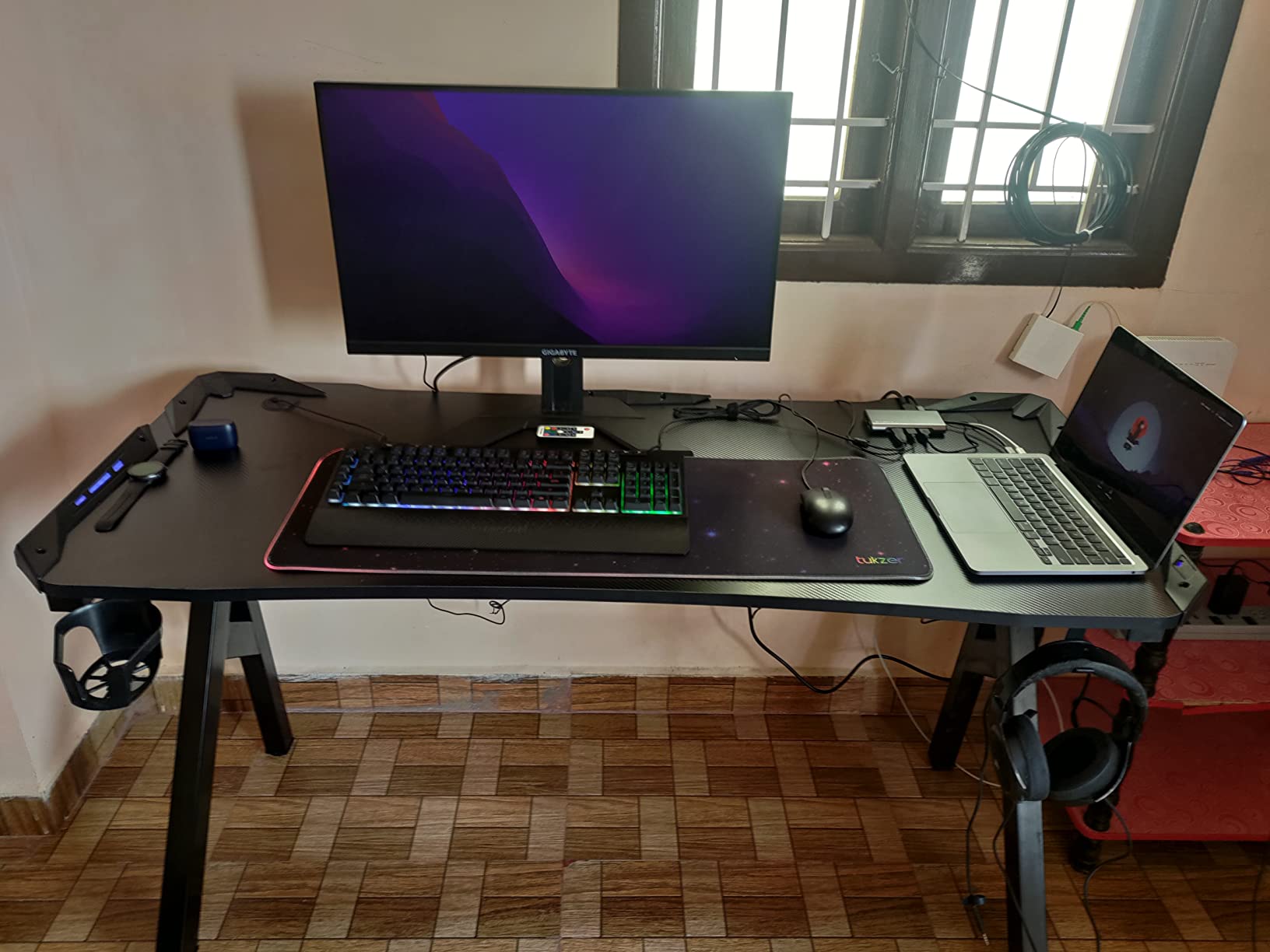 SYGA RGB Gaming Table Ergonomic Computer Table Black Armor and RGB ...