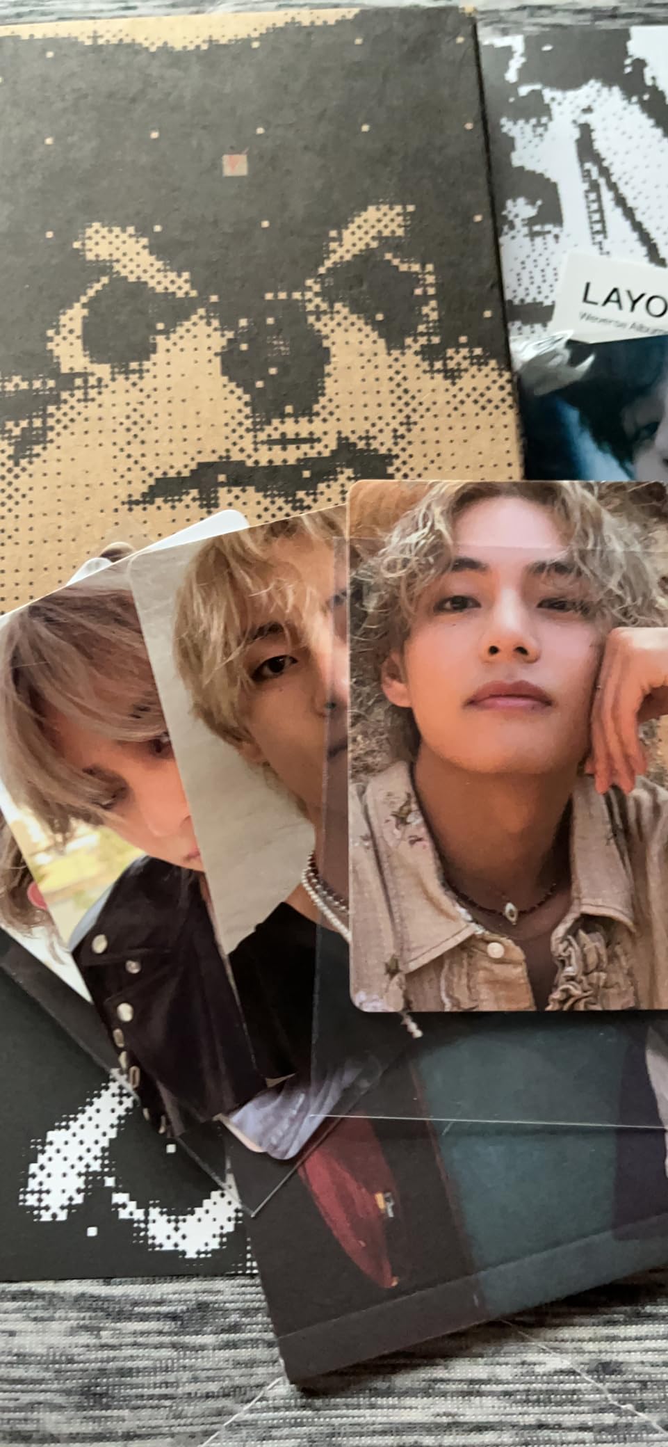 Amazon.co.jp: BTS V Layover 1st Solo Album Weverse Albums Version ...