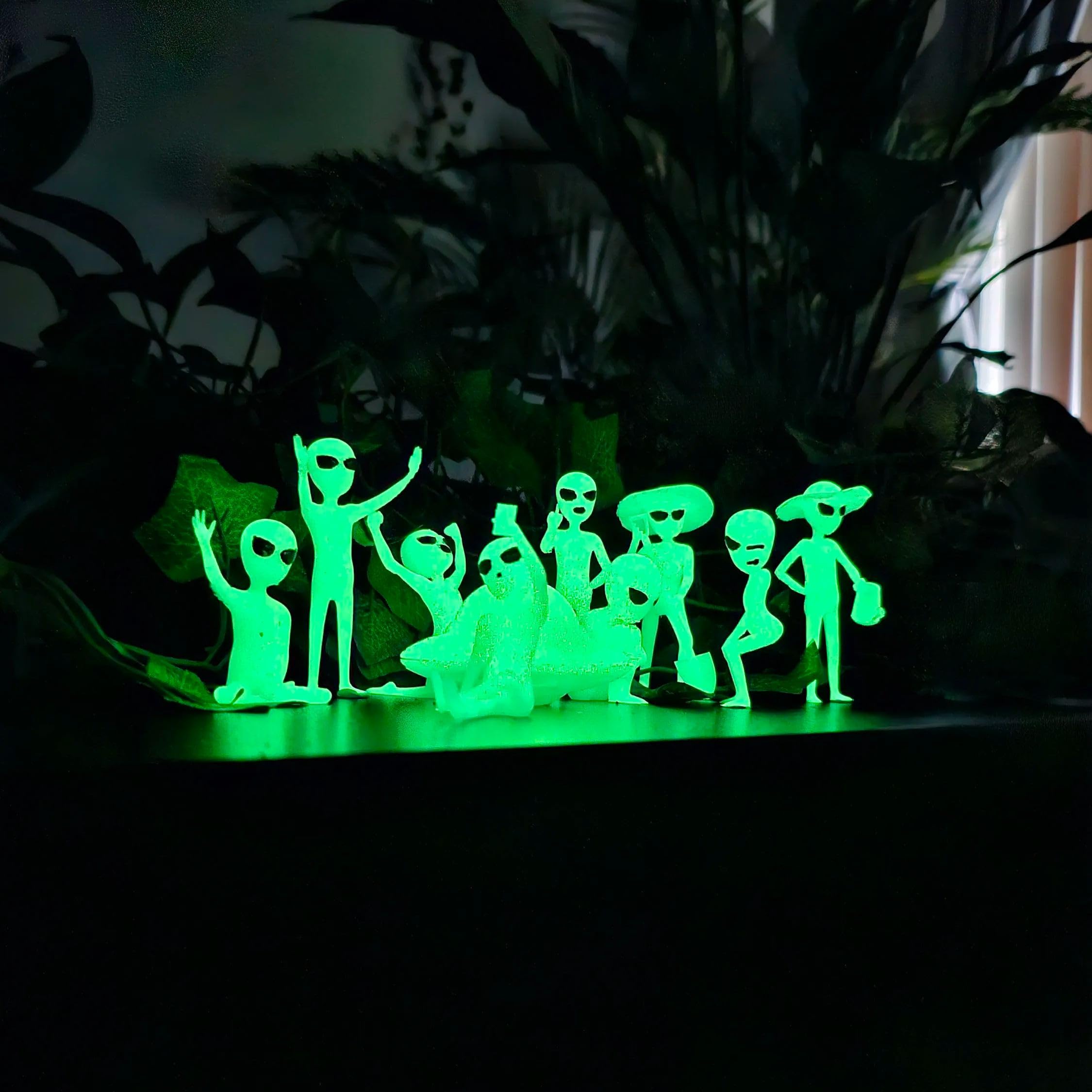 Amazon.com: sitfe Alien Planter Cute Glow in The Dark Tree Spirits ...