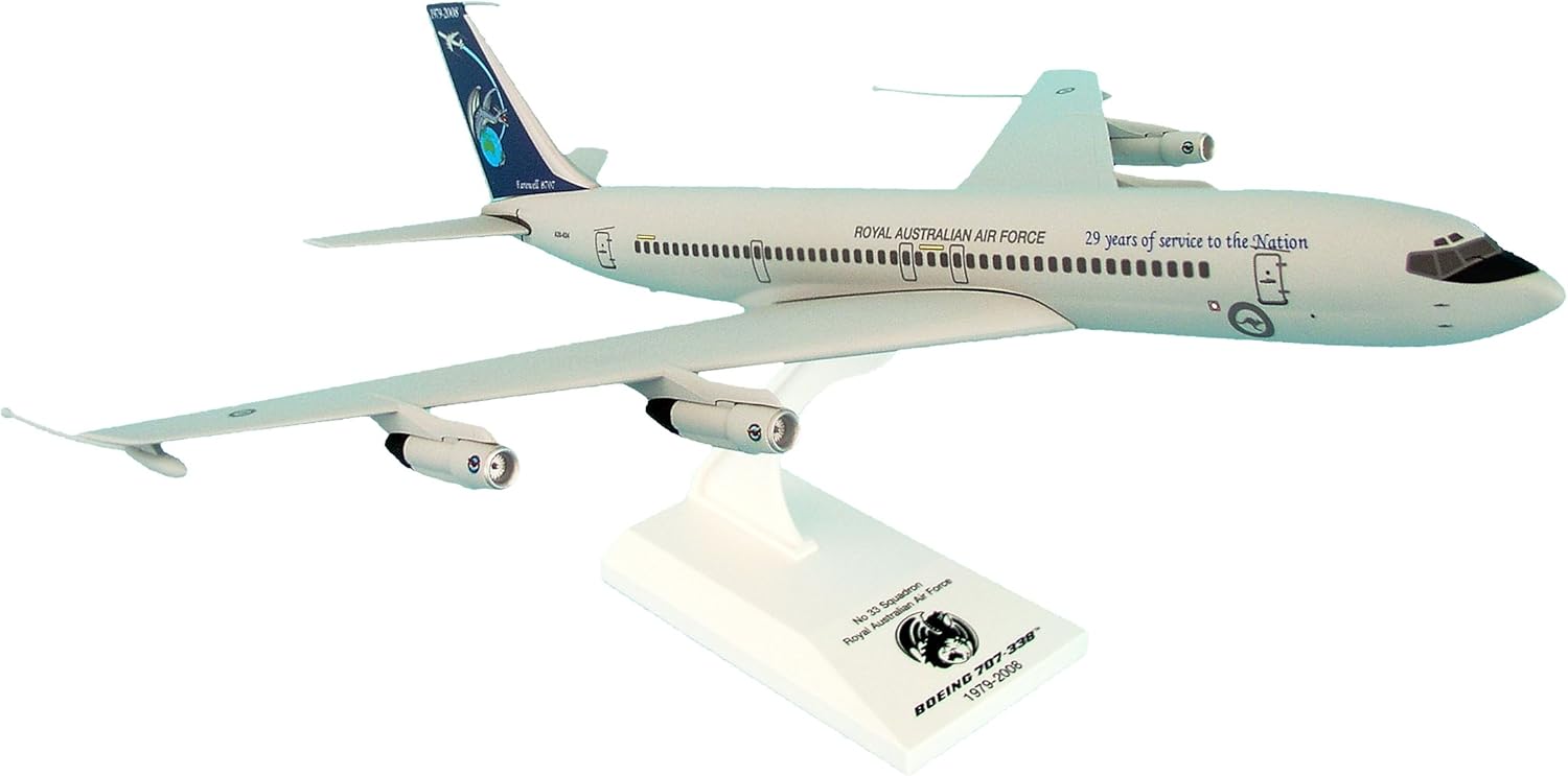 Amazon.com: Daron Skymarks Raaf 707-338 Swn 33 Model Kit (1/150 Scale ...