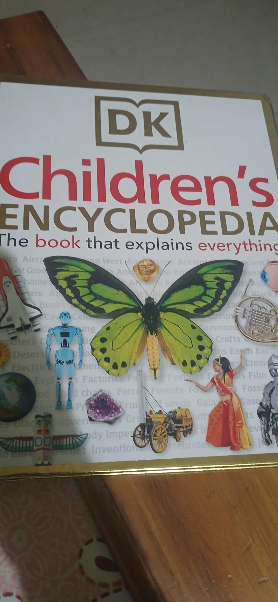 DK Children's Encyclopedia: The Book That Explains Everything : DK: Amazon.in: Books