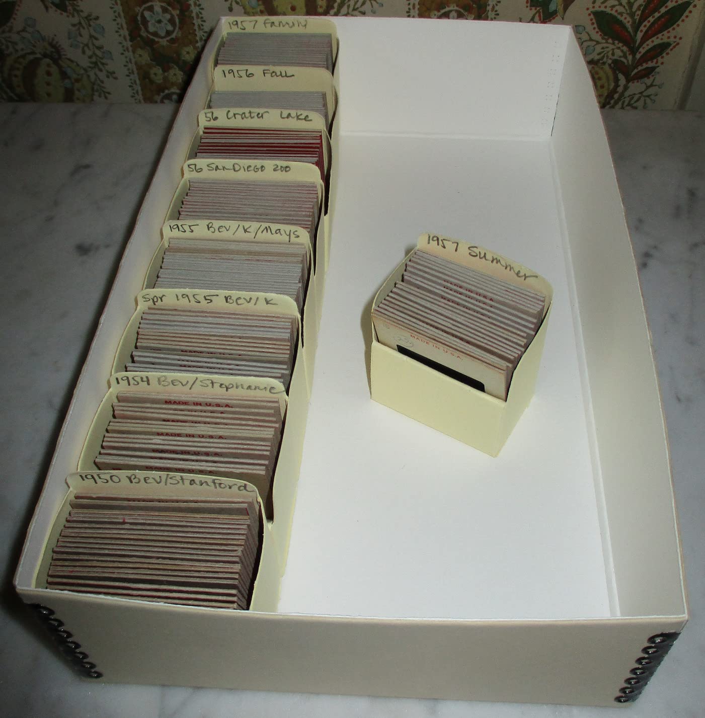 Amazon.com: Gaylord Archival Tan Slide File Box - Holds up to 600 ...