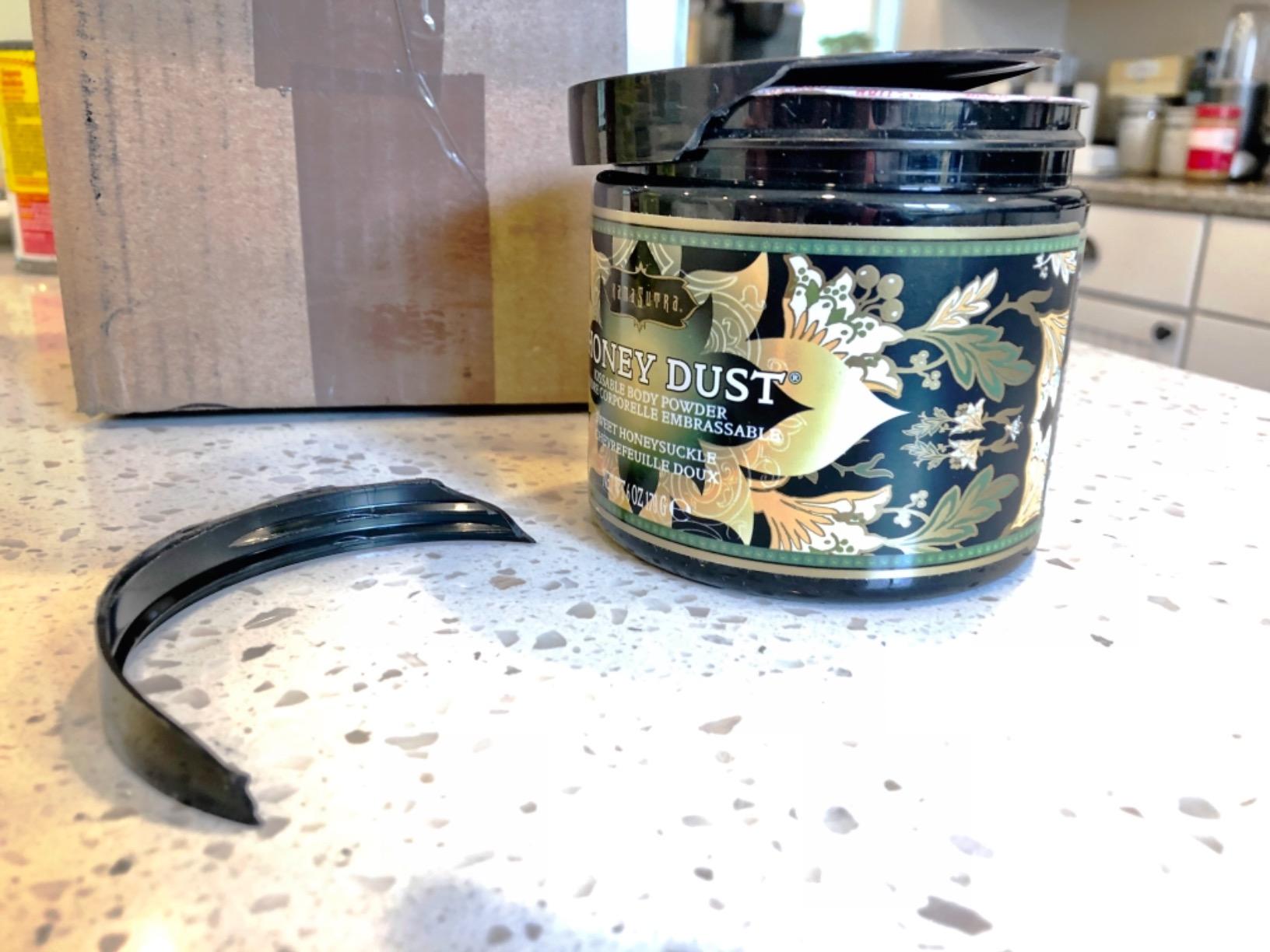 Amazon.com: Kama Sutra Sweet Honeysuckle Honey Dust Body Powder - 8 oz