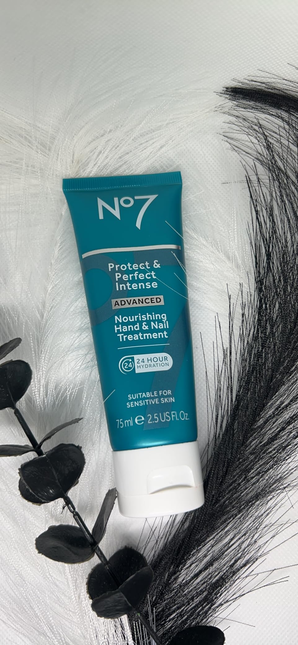 Amazon.com : No7 Protect & Perfect Intense Advanced Nourishing Hand and ...