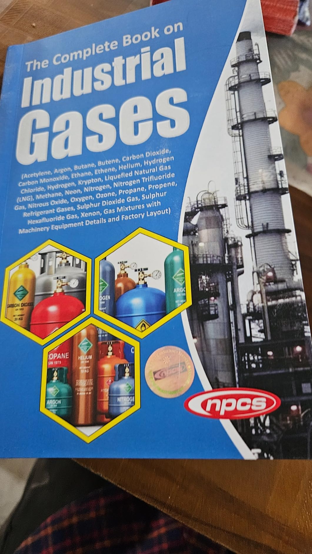 The Complete Book on Industrial Gases : P. K. Chattopadhyay: Amazon.in ...