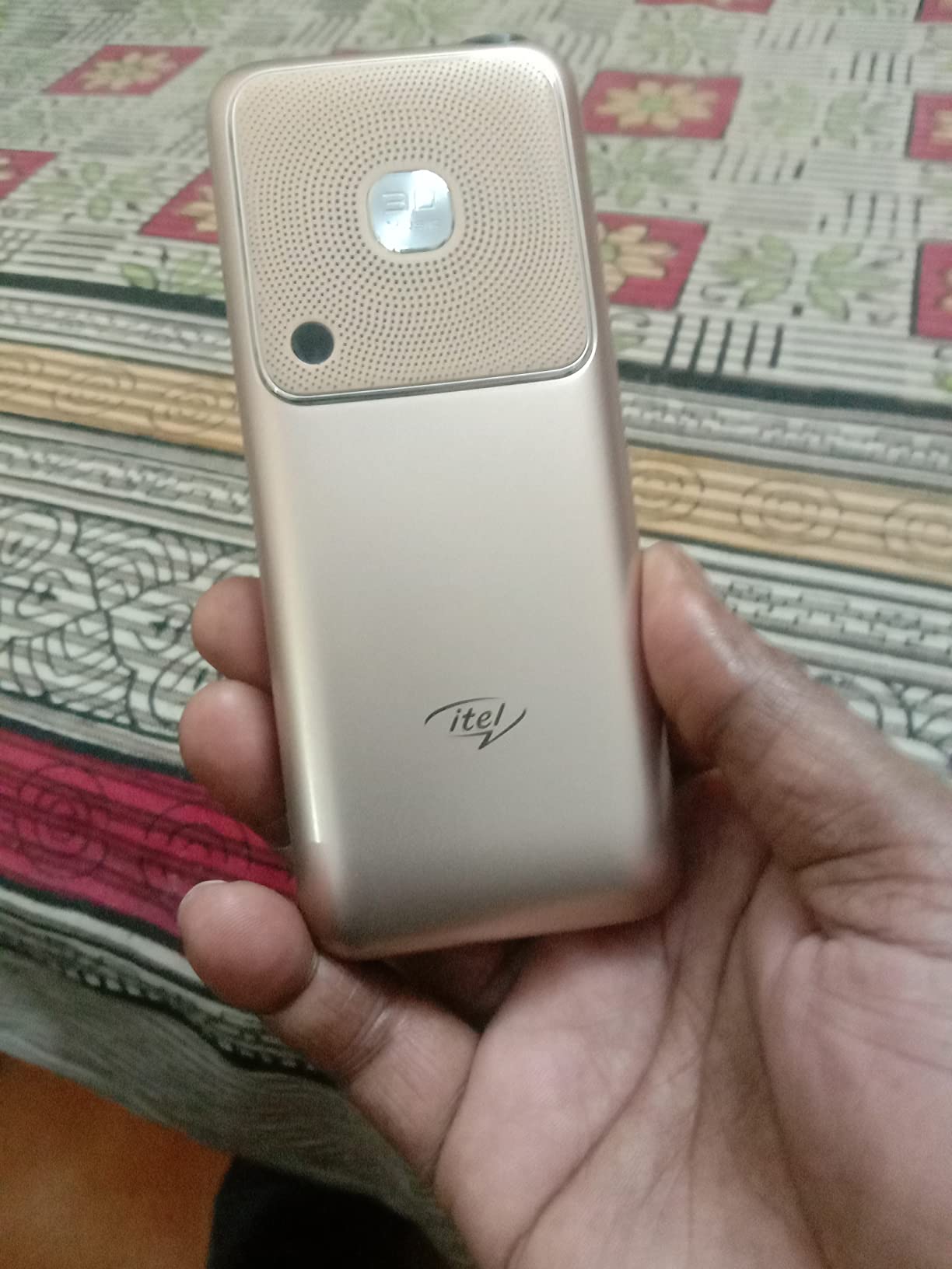 itel Muzik400 (6.1cm,Big Battery, Loud Sound, Champagne Gold) : Amazon ...