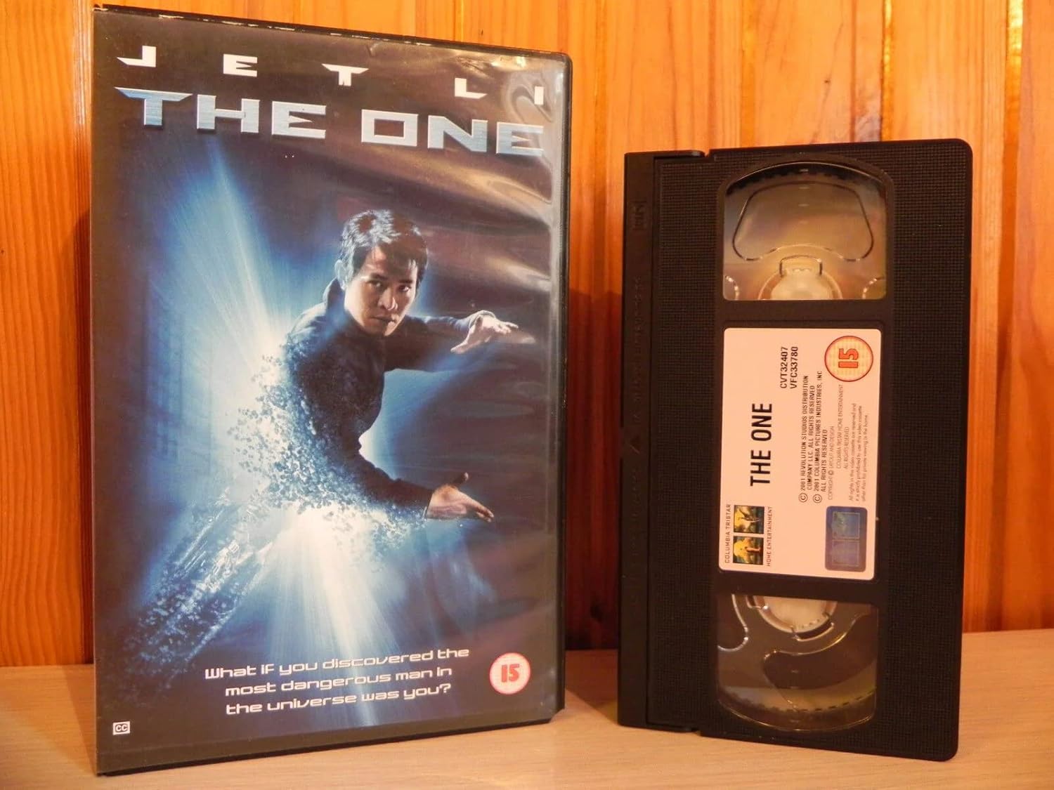 The One (VHS) (2001) : Jet Li, Carla Gugino, Delroy Lindo, Jason ...