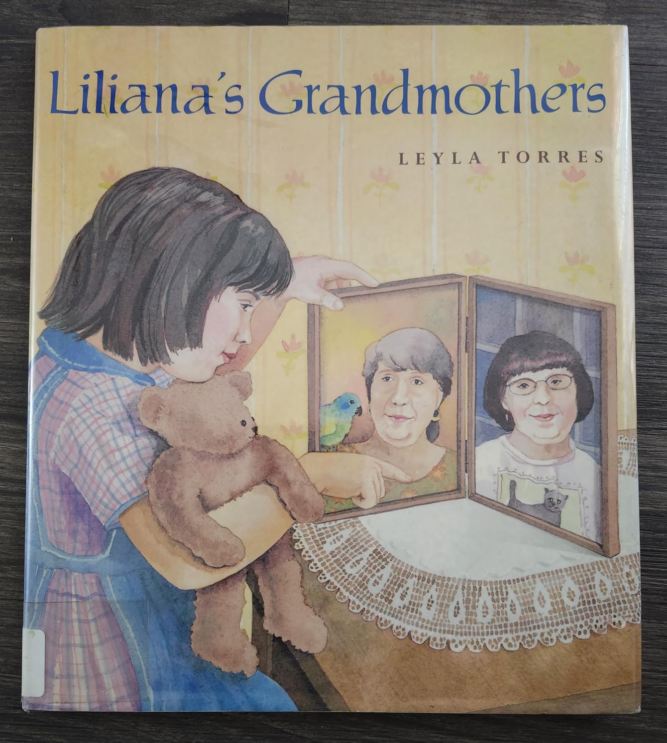 Liliana's Grandmothers: Torres, Leyla, Torres, Leyla: 9780374351052 ...