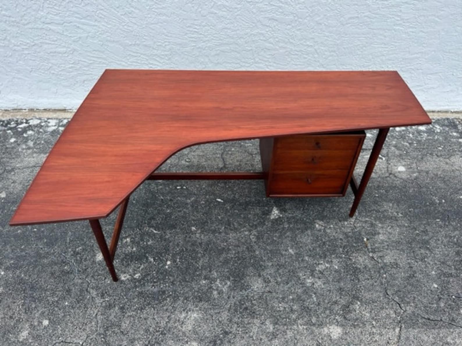 Amazon.com: Mid Century Modern Walnut Desk, Modern Elegant Walnut Table ...