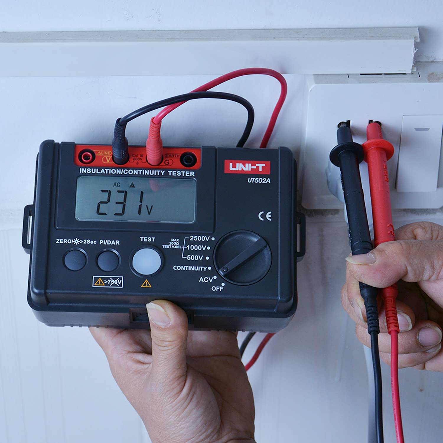 Snapklik.com : UNI-T 2500V Insulation Megger Tester Megohmmeter, Ground ...