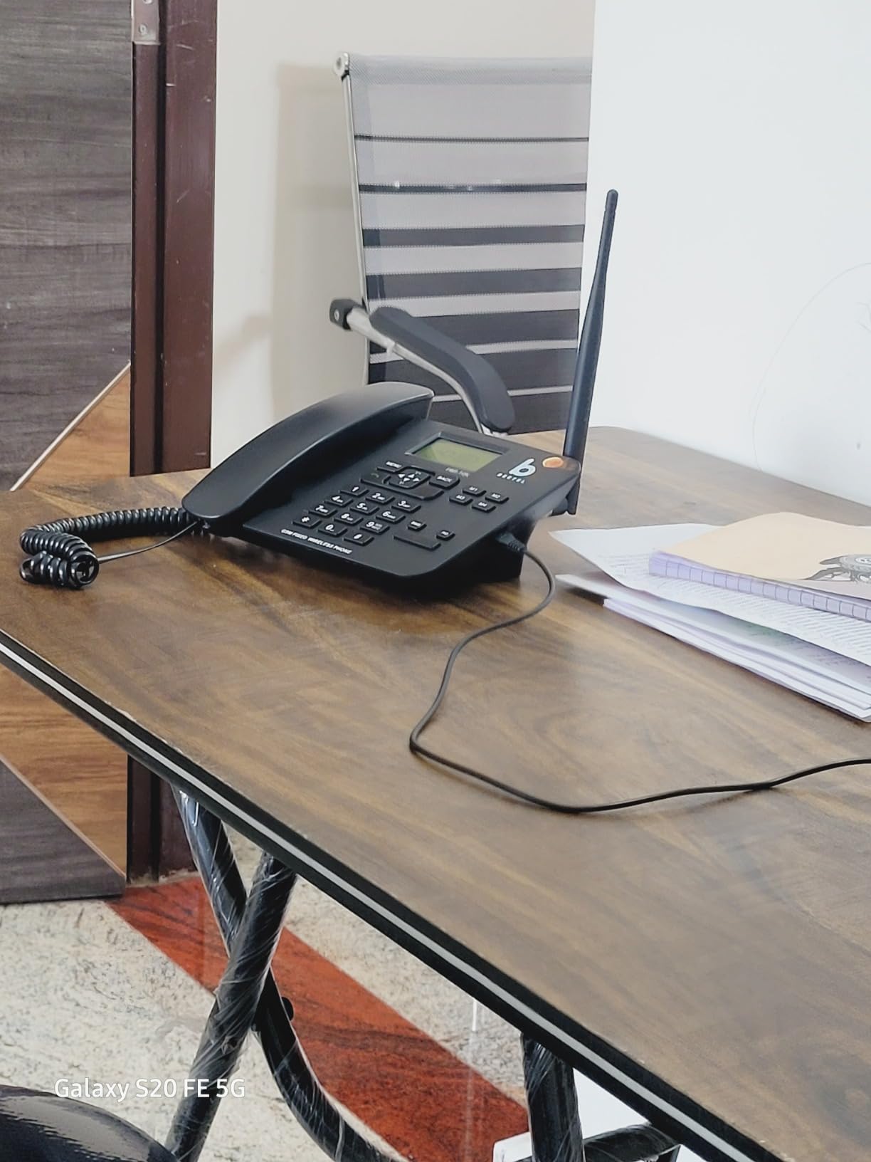 Beetel F2K GSM Fixed Wireless Phone, LCD Display, Supports Quad Band ...