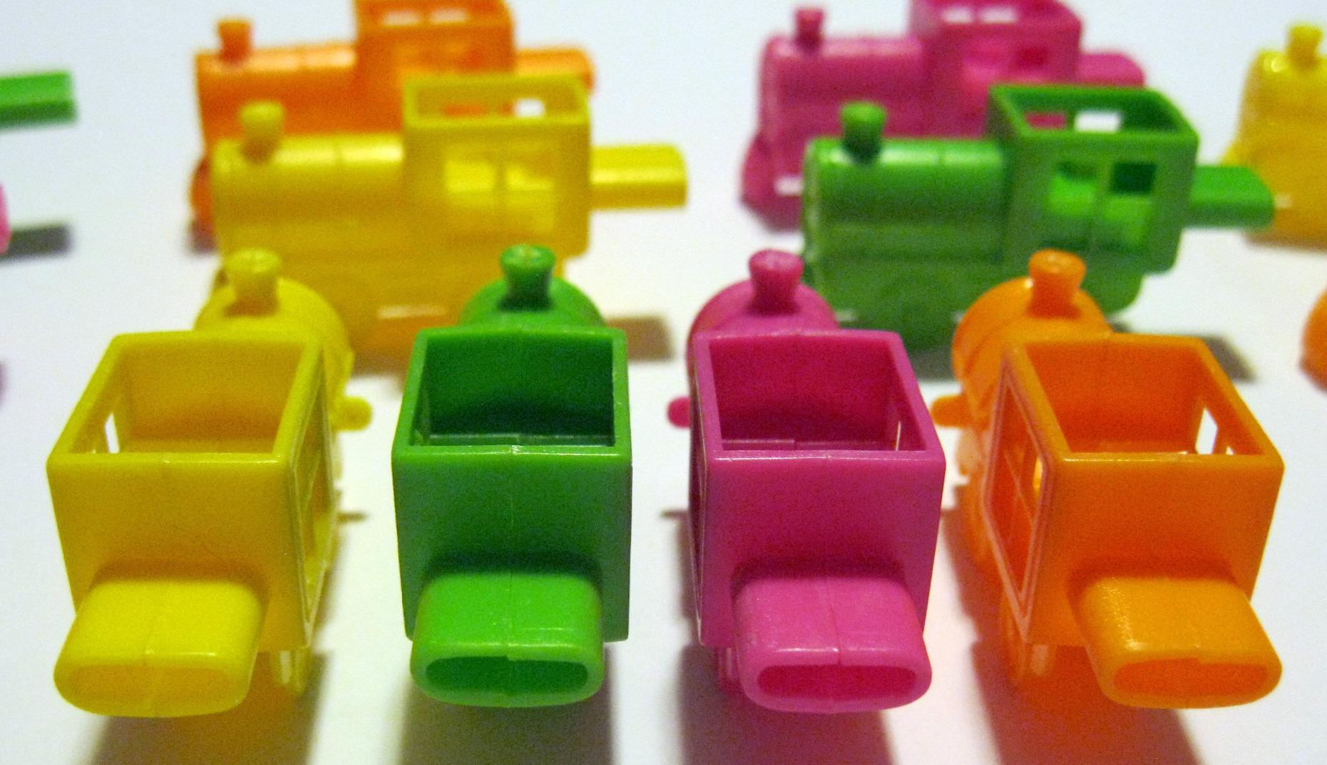 Amazon.com: US Toy Mini Train Whistles, One Dozen Assorted : Toys & Games