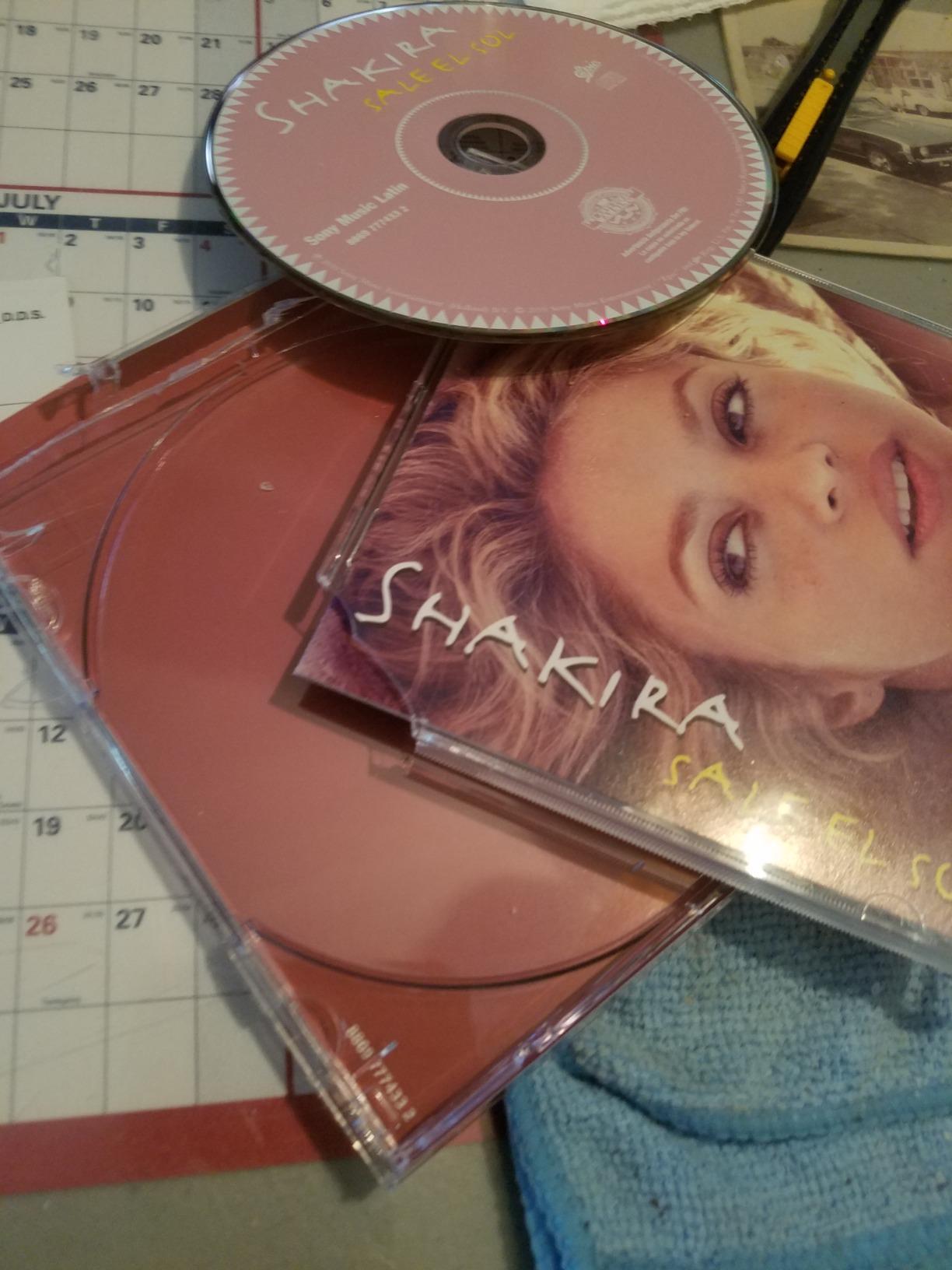 Shakira - Sale El Sol - Amazon.com Music