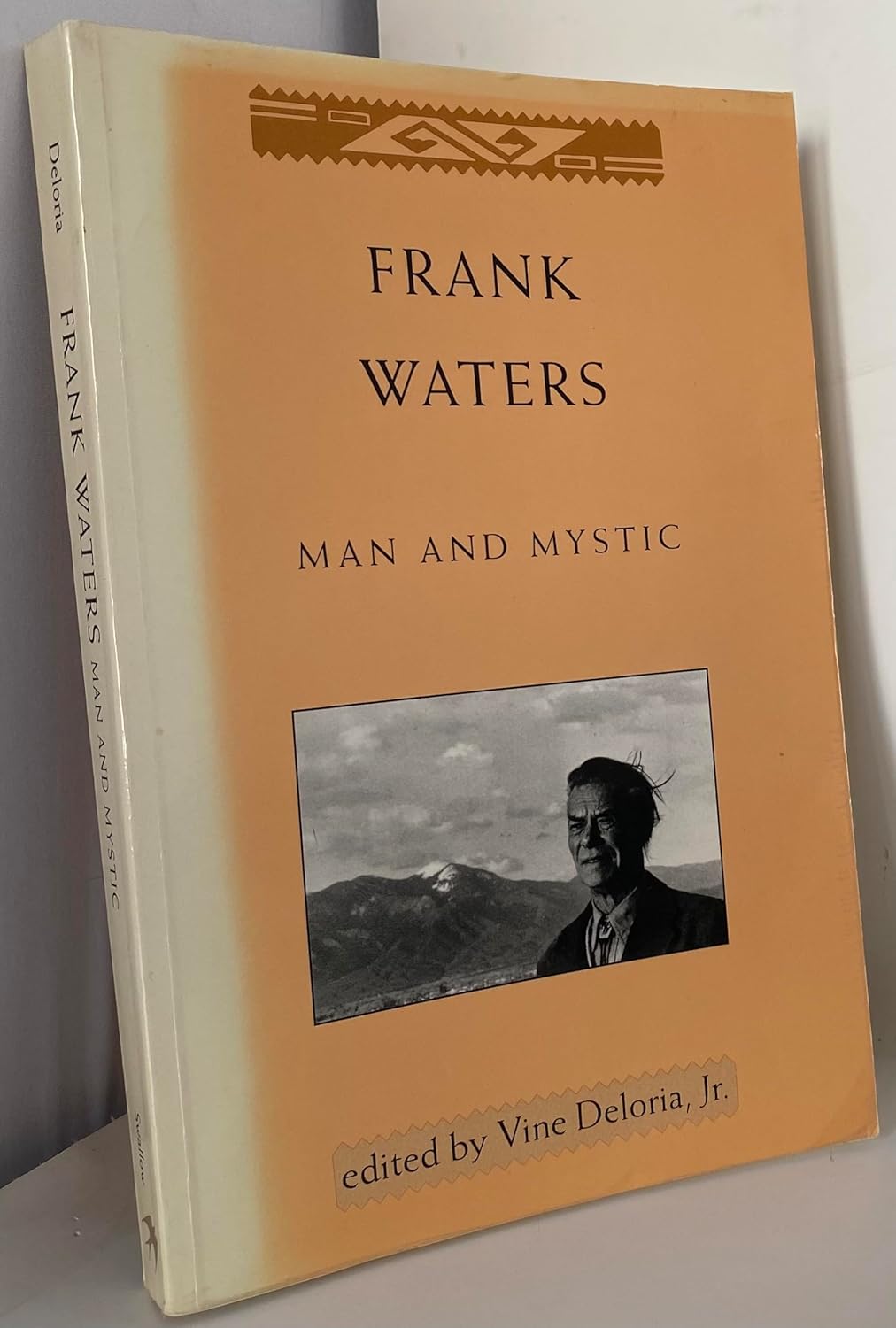 Amazon.com: Frank Waters: Man and Mystic: 9780804009799: Deloria Jr ...