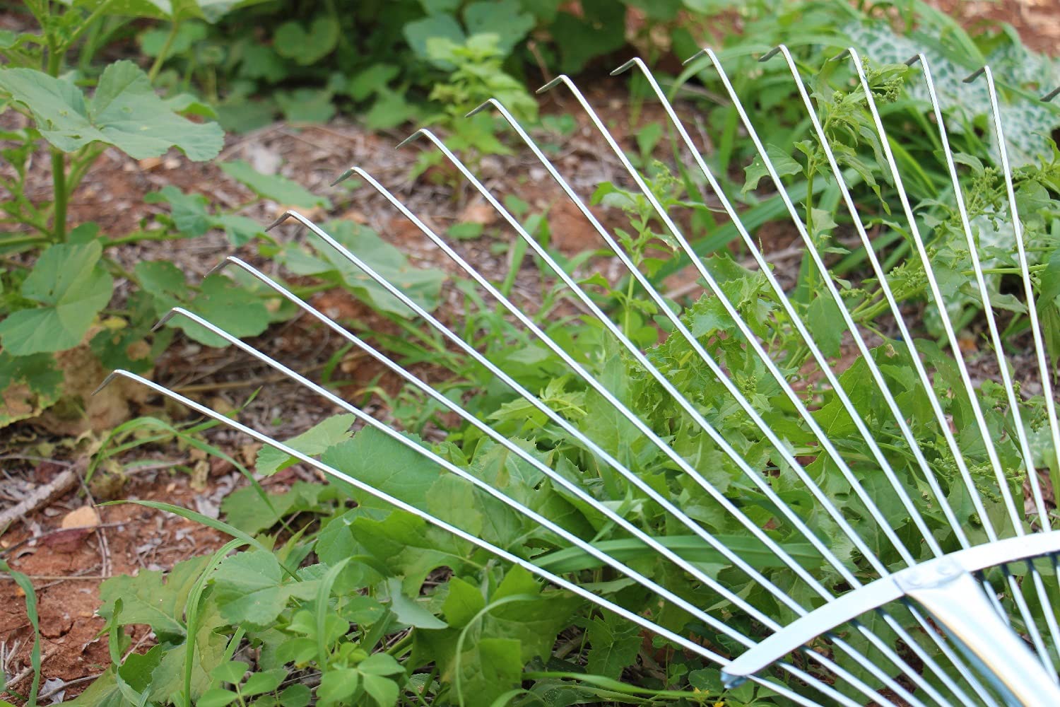 TABOR TOOLS J18A Telescopic Metal Rake, 61 Inch Adjustable Folding ...