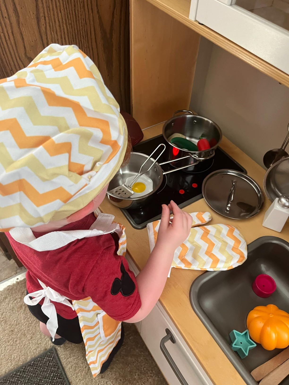 Amazon.com: JOYIN Kid Play Kitchen, Pretend Daycare Toy Sets, Kids ...