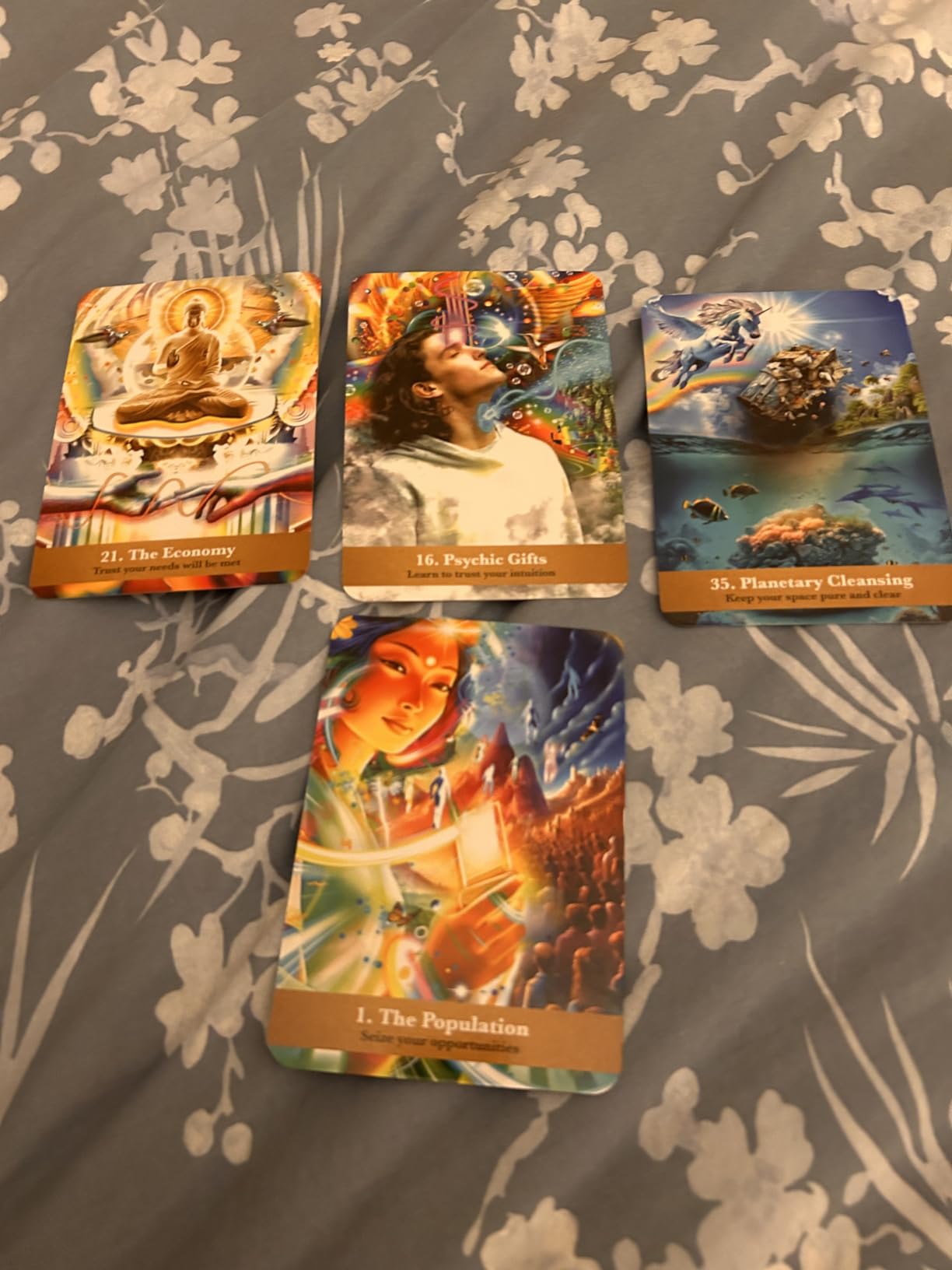 The Golden Future Oracle: A 44-Card Deck and Guidebook: Amazon.co.uk ...