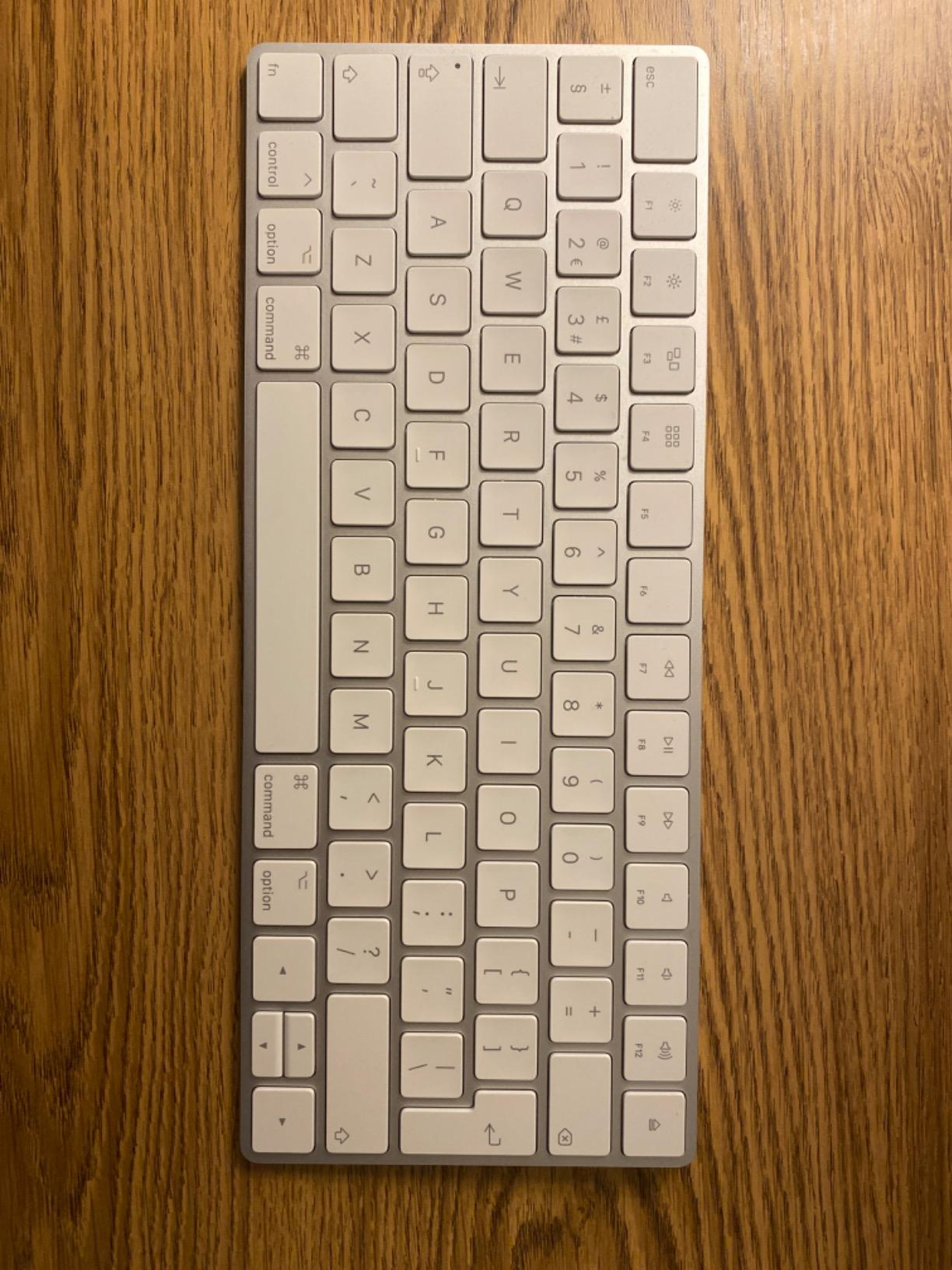 Apple Magic Keyboard - A1644 (MLA22B/A) Wireless Bluetooth - UK English ...