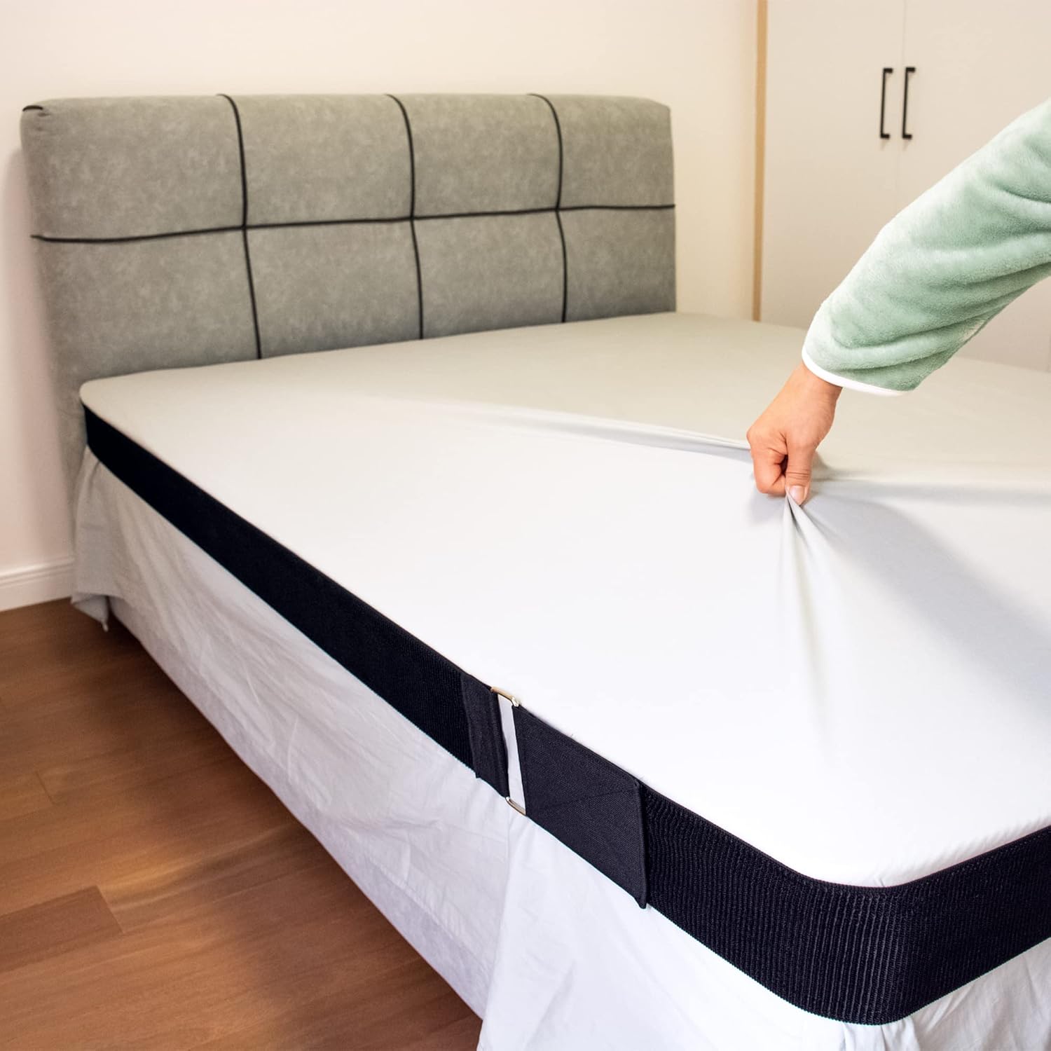Amazon.com: GleeVic Bed Sheet Holder | One Elastic Band with Fastener ...