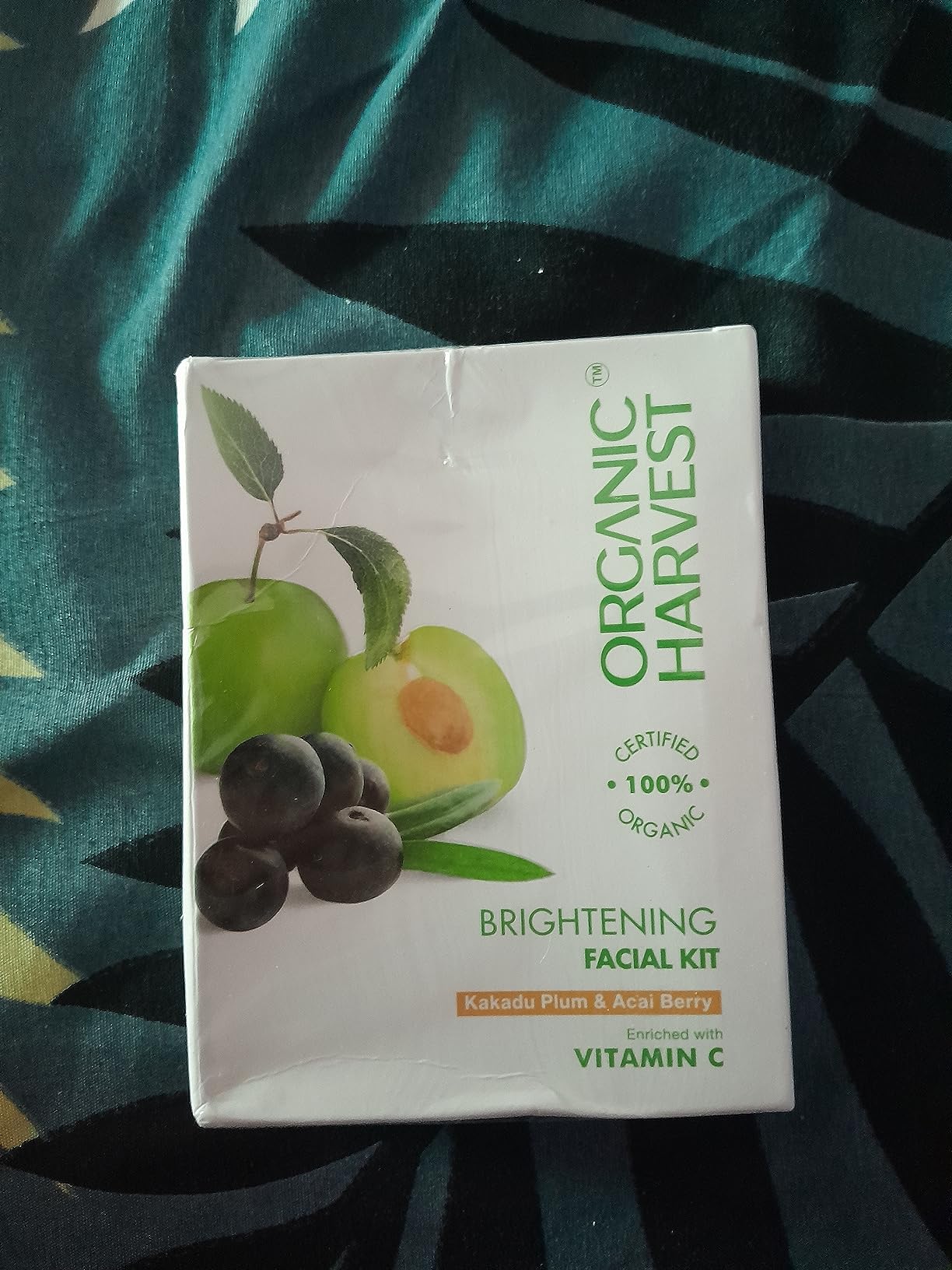 Organic Harvest Kumkumadi Radiance Facial Kit: Saffron, Oat Milk ...