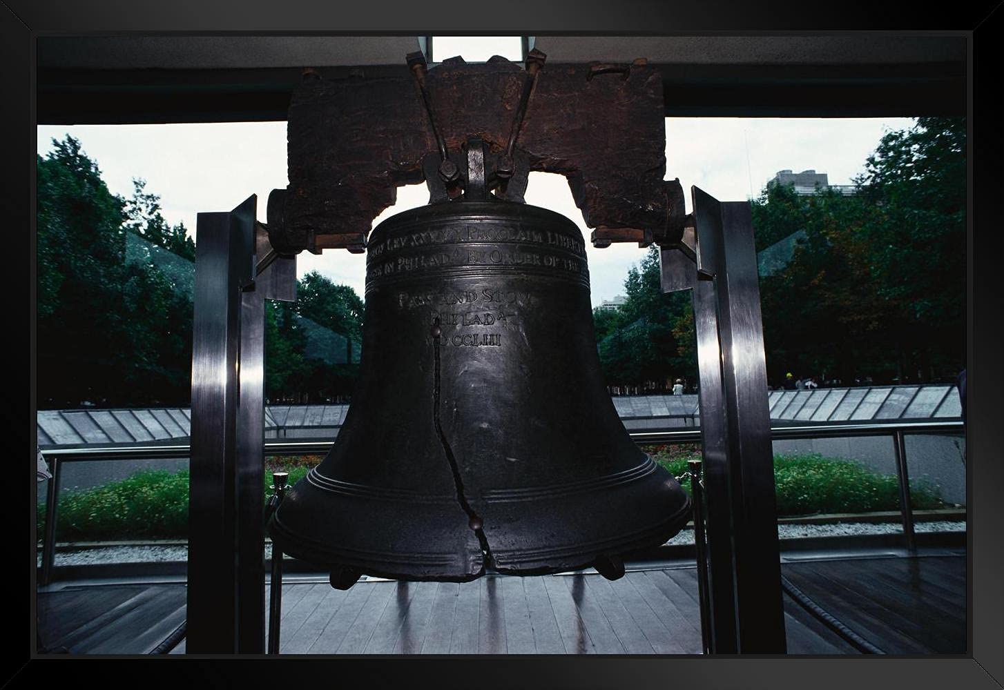 The Real Liberty Bell Crack