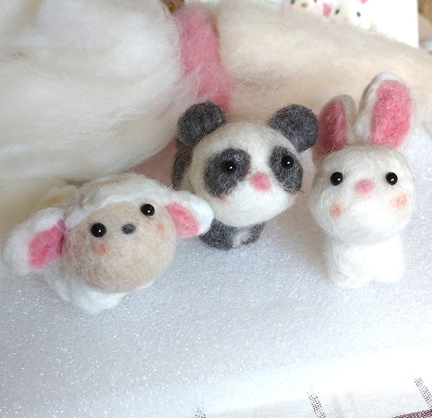 Amazon.co.jp: ハマナカ 羊毛フェルトキット 小さなお友達 ねこたち H441-483 : ホビー